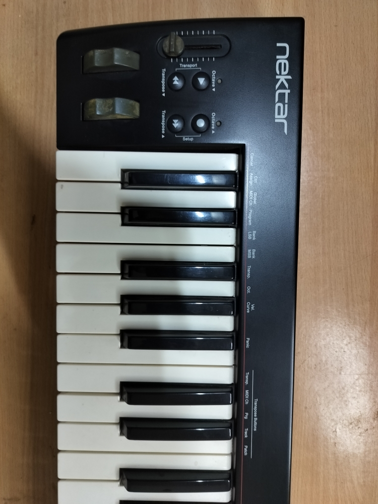 Buy Used 'Nektar SE 49 Keyboard Midi Controller For Sale' Online ...