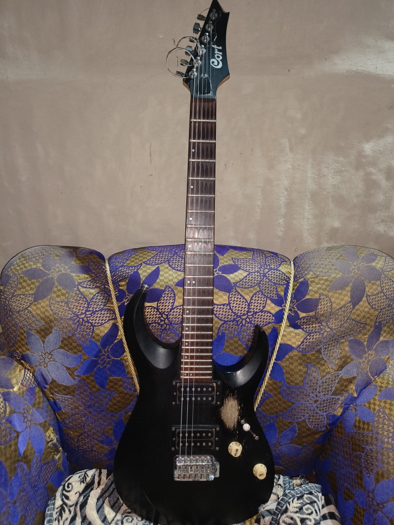 Buy Used 'Cort X 100 Electric Guitar' Online | Bajaao Used Gear